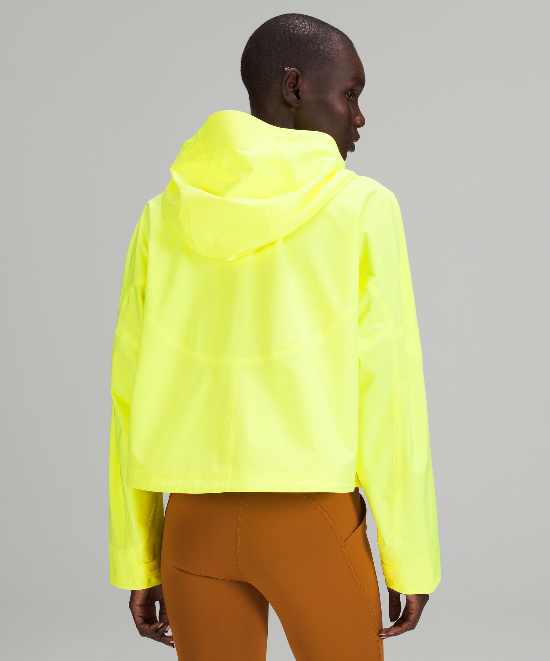 Rain Chaser Jacket | Coats and Jackets | Lululemon DE