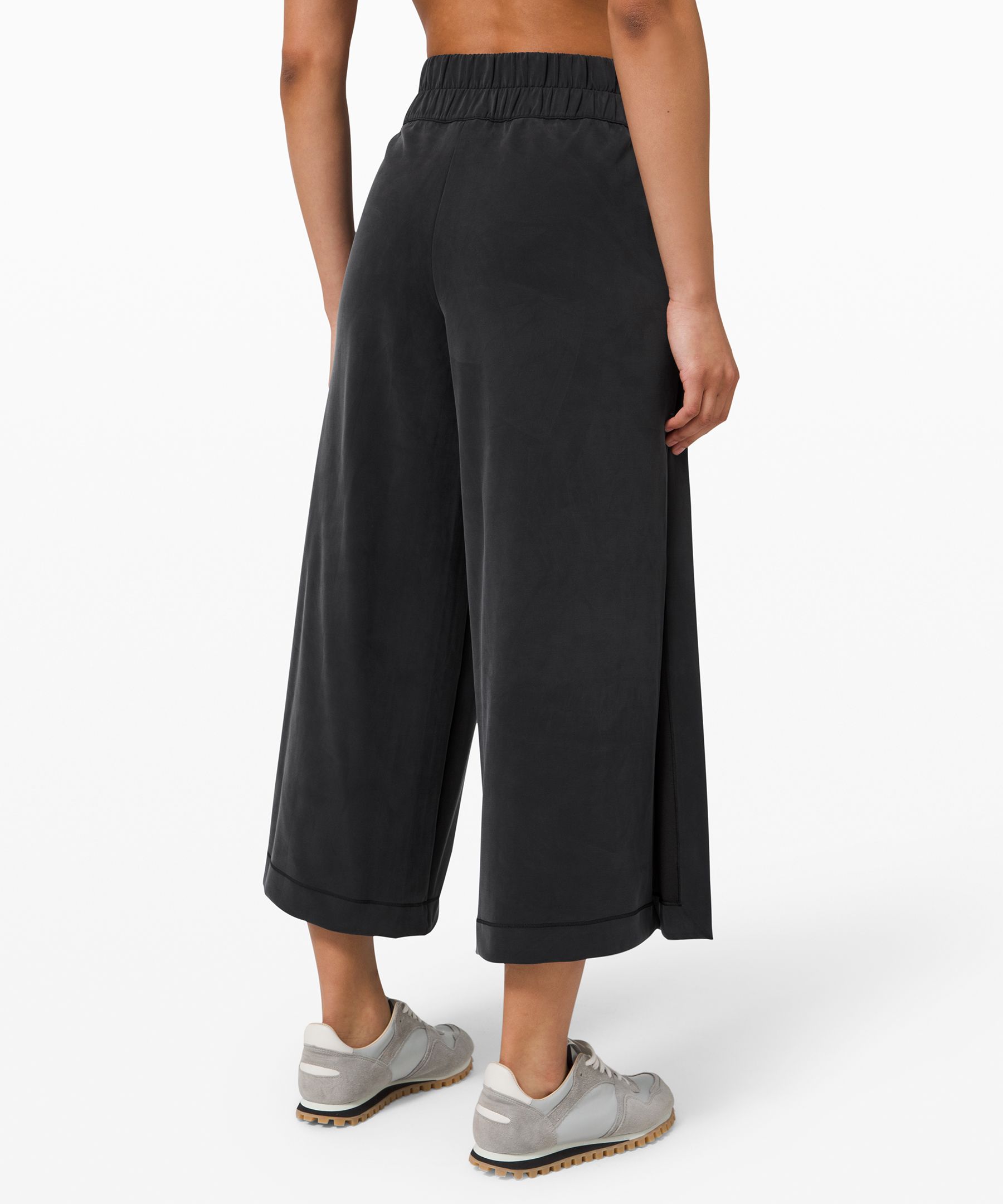 Seek Softness MR Crop | Lululemon UK