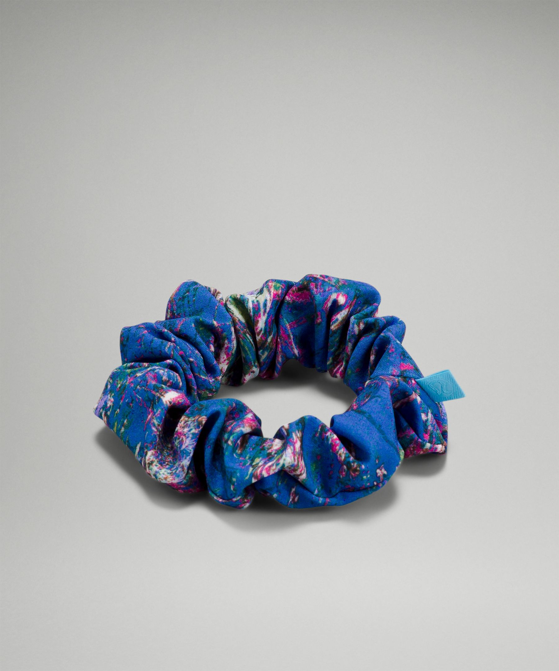 Uplifting Scrunchie | Hair Accessories | Lululemon EU